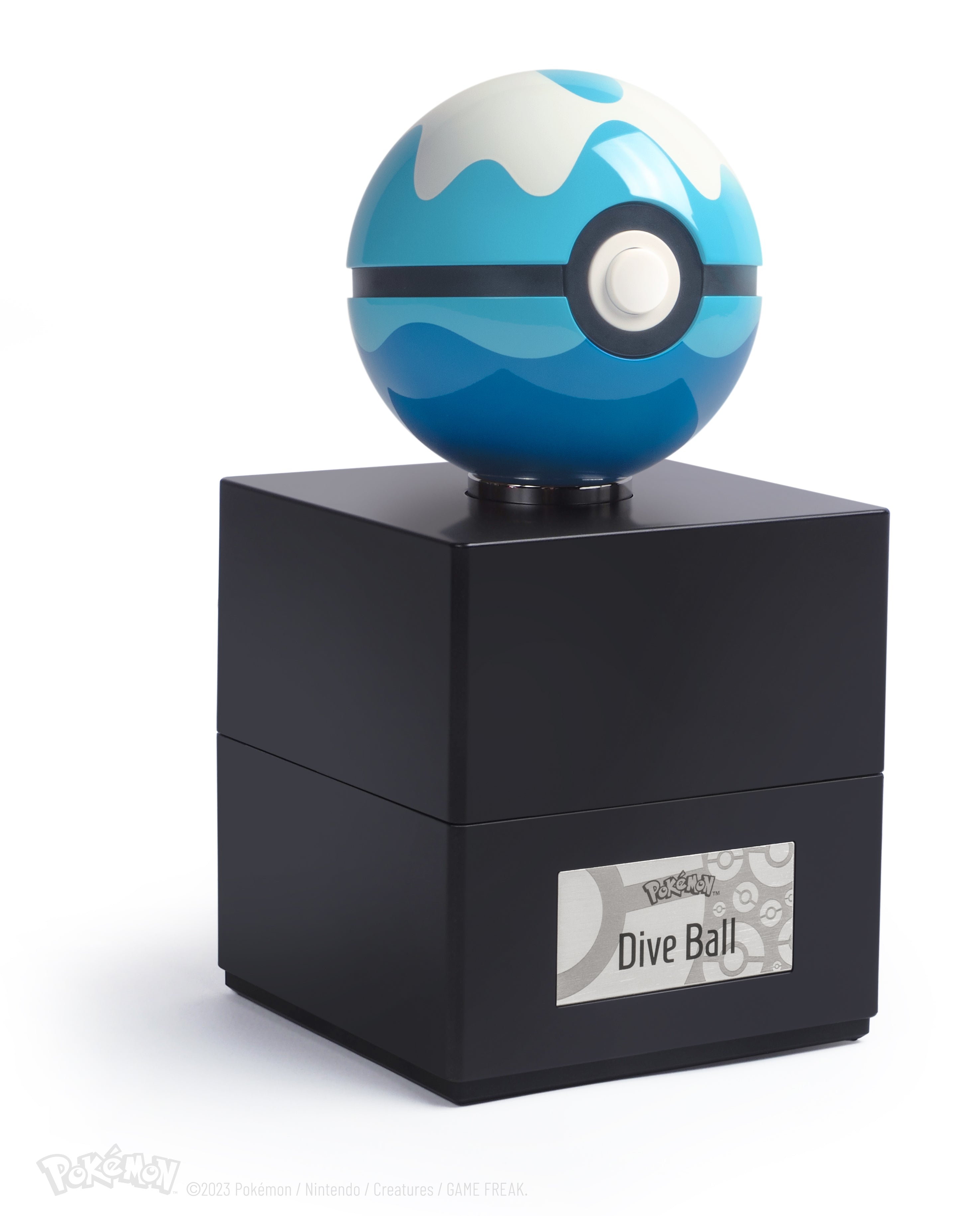 Pokémon: Die-Cast Dive Poke Ball Replica – Pavilion Distribution